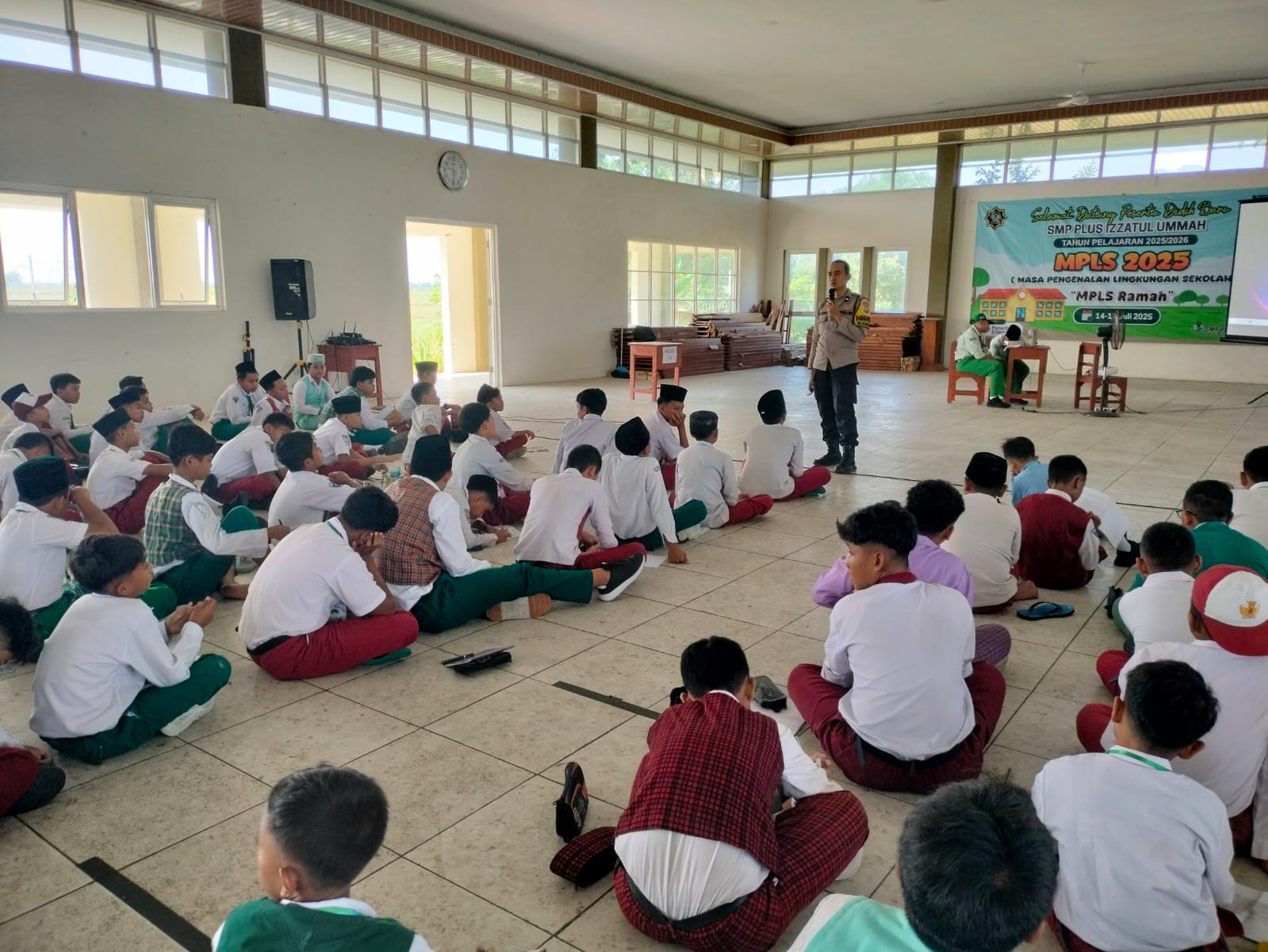 Anggota Polsek Dander Memberikan Materi Kenakalan Remaja Dan Bullying Dalam Rangka Giat Masa ...