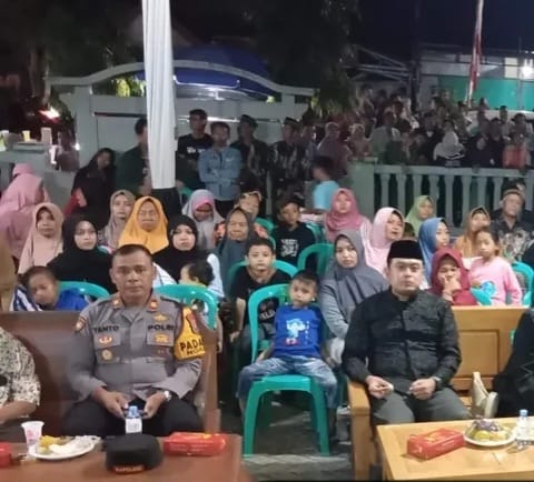 Kapolsek Ngraho Hadiri Pentas Seni wayang kulit HUT ke-80 RI di Desa Blimbinggede kec Ngraho Kab ...