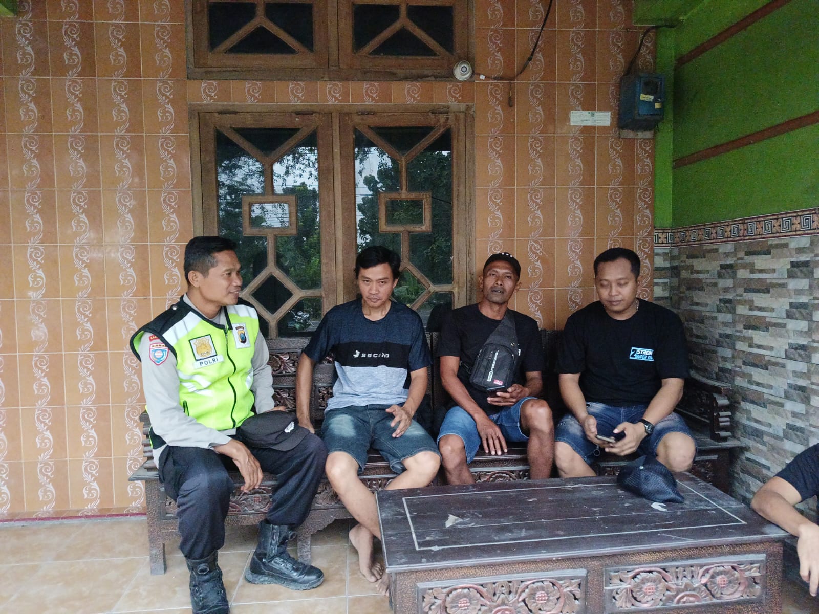 Polsek Margomulyo Giat Sambang dan Dialogis dengan Warga Masyarakat - Tribratanews Polres Bojonegoro